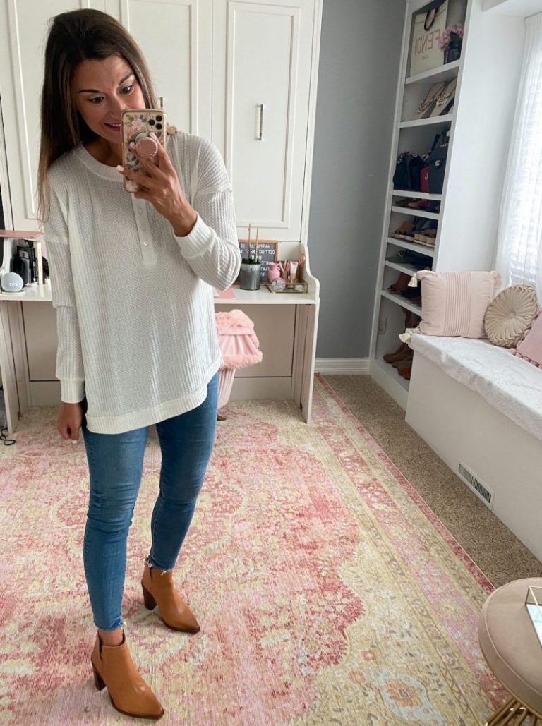 How to Style a White Top Ten Ways – Just Posted